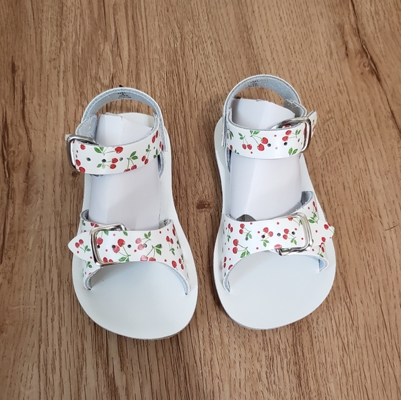 Salt Water Sandals by Hoy | Shoes | Salt Water Girls Sunsan Surfer C ...